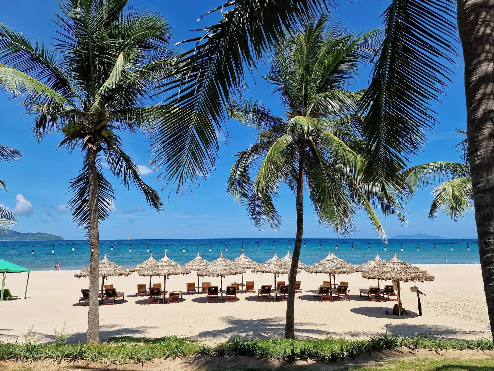 April Weather and Must-Try Beach Activities at My Khe Beach - Salmalia ...
